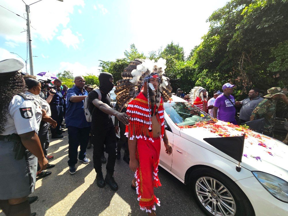 Een groot afscheid voor Desi Bouterse – 10 Minuten Jeugdjournaal
