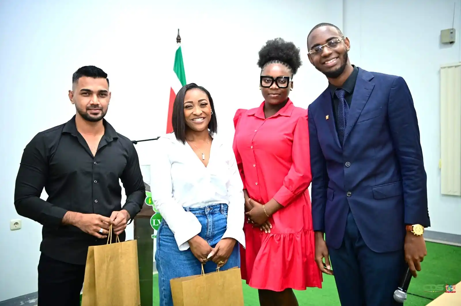 Jeugdraad kijkt terug en vooruit: ‘Samen blijven bouwen’ – 10 Minuten ...